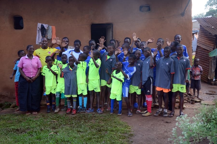 Computer laboratory for 430 children in Uganda - GlobalGiving
