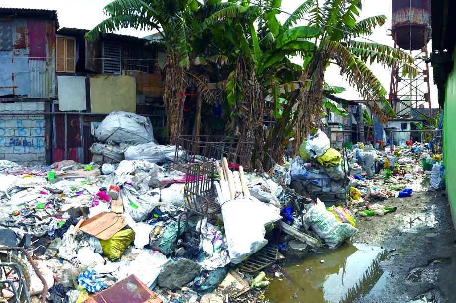 Have you ever imagined living children in garbage? - GlobalGiving