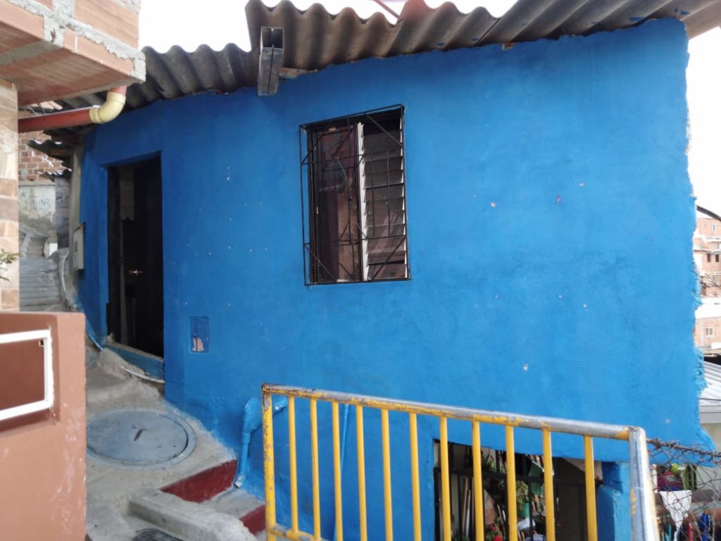 Safe housing for 5 low-income families in Colombia - GlobalGiving