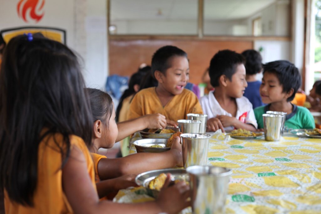 Feeding Native Peruvian Children - GlobalGiving