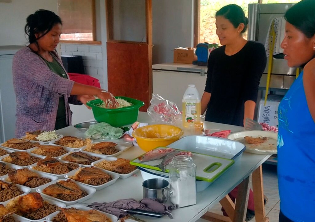 Feeding Native Peruvian Children - GlobalGiving