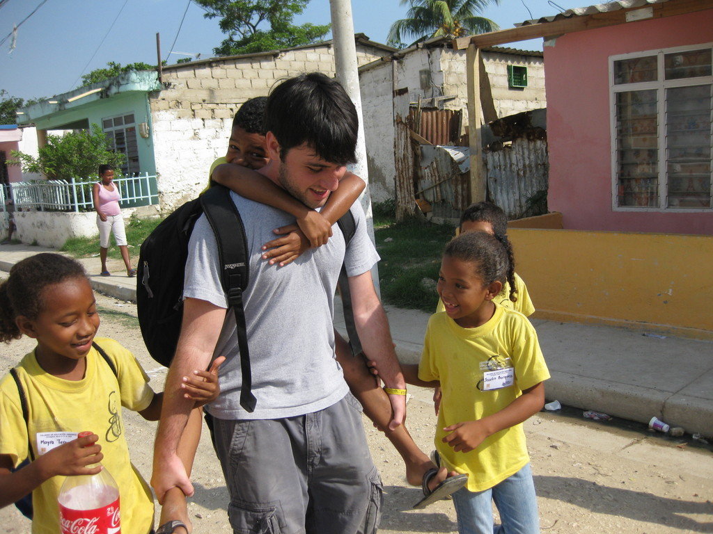 Mentoring displaced youth for success in Colombia - GlobalGiving