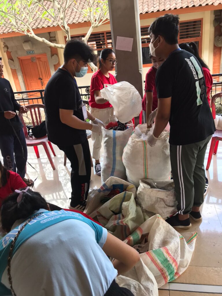 Cash For Trash & Waste Education for 200 Families - GlobalGiving