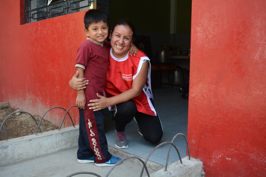 Feeding children in San Juan Bautista, Peru - GlobalGiving