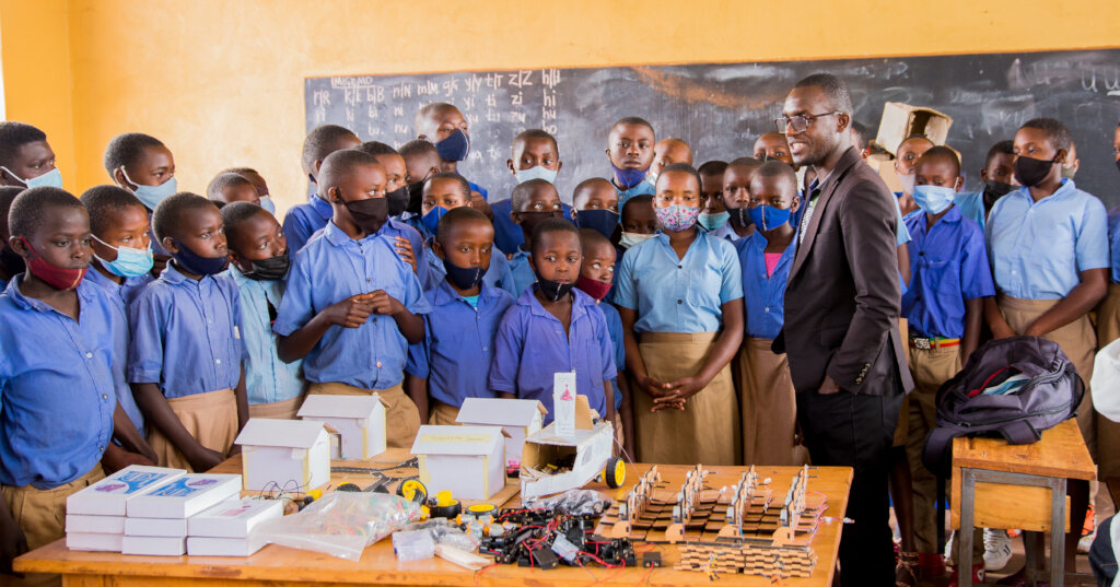 Educate, 10000 Primary School Students In Rwanda - GlobalGiving