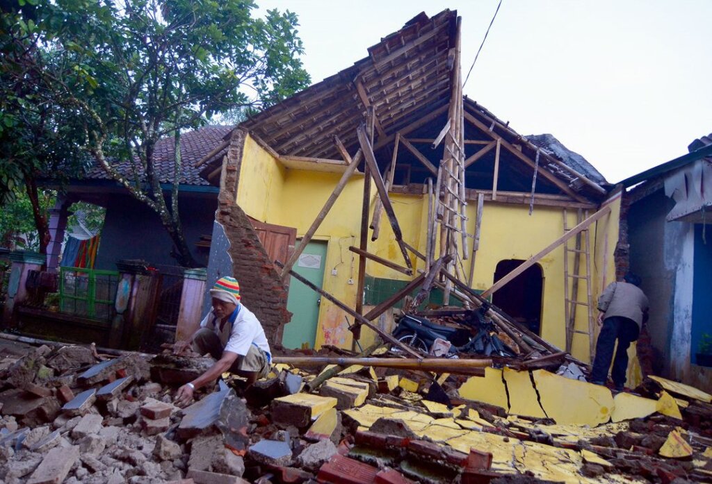 Emergency support for earthquake damage on Java - GlobalGiving