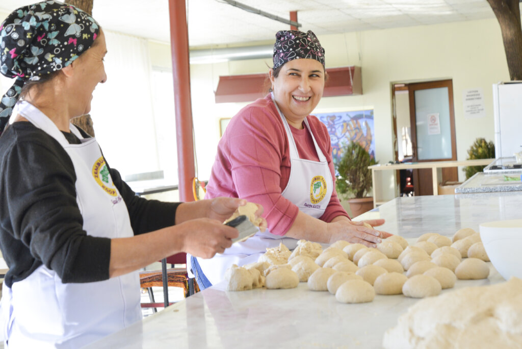 Support Low Income Women Through Cooperatives - GlobalGiving