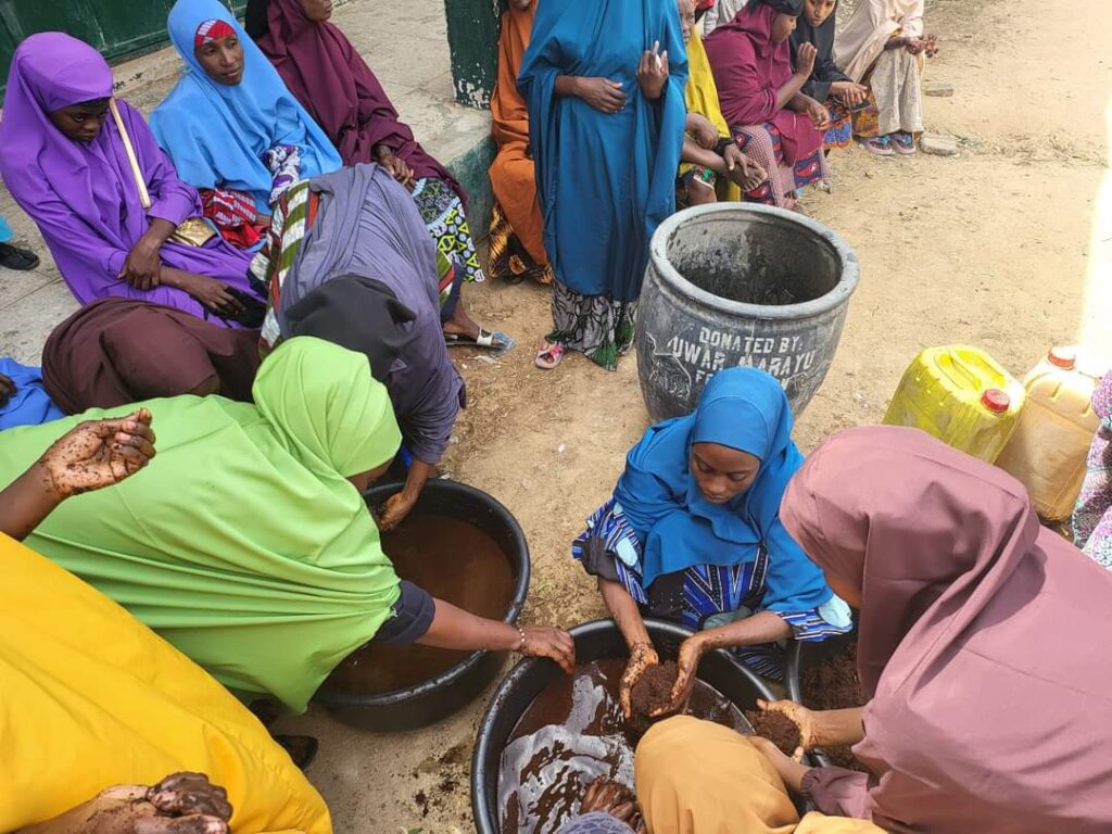 Reports on HELP TRAIN 100 RURAL WOMEN TO ADDRESS HUNGER - GlobalGiving