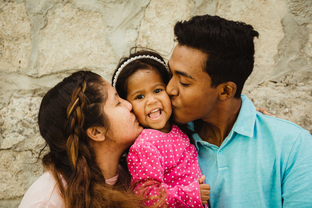 Portraits for US/Mexico Border Migrant Families - GlobalGiving