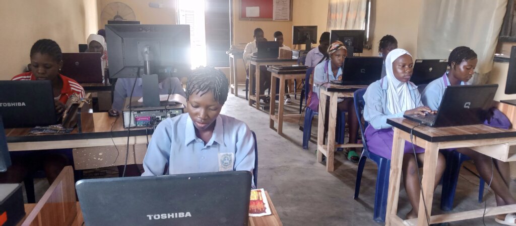 Digital Skills Training to Girls in Gboko - GlobalGiving