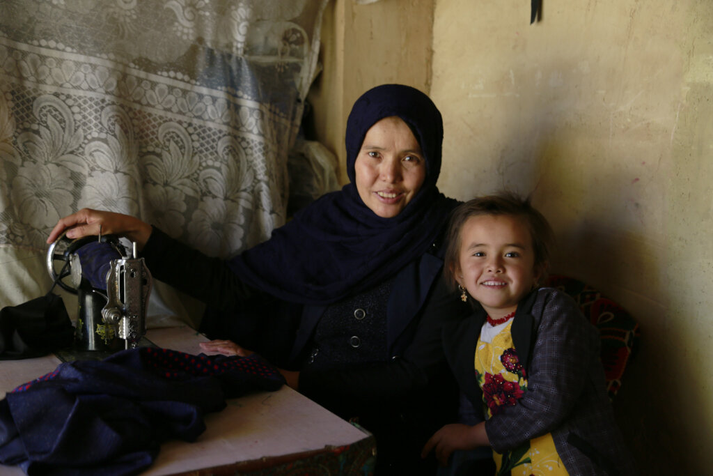 Provide relief to women in Afghanistan - GlobalGiving