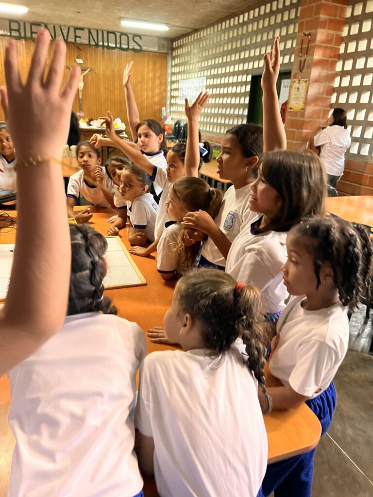 Empower Venezuelan Teachers with Innovative Skills - GlobalGiving