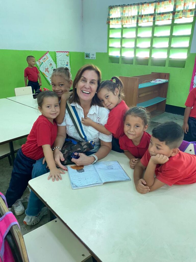 Empower Venezuelan Teachers with Innovative Skills - GlobalGiving