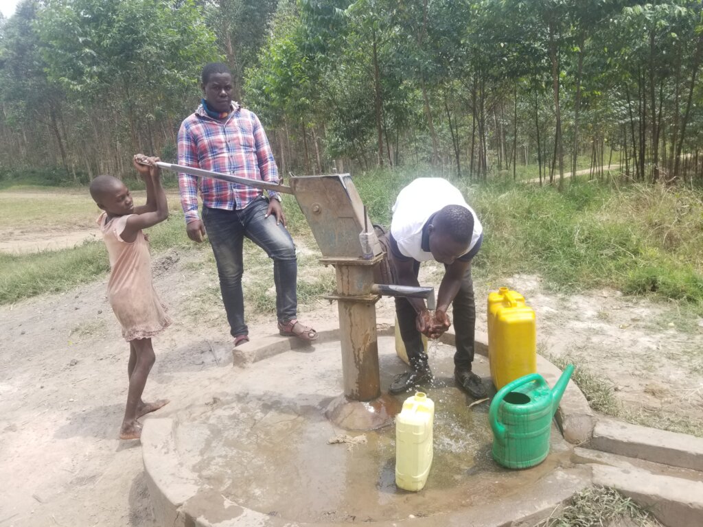 Give water, save lives in Ugandan communites. - GlobalGiving