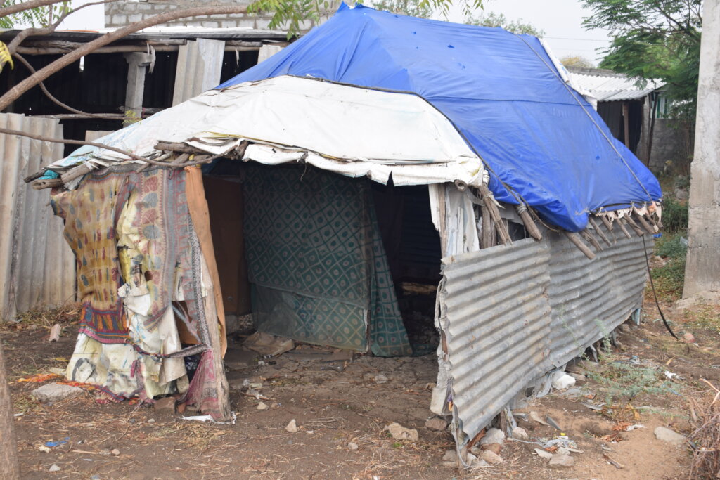 Sheltering and Shielding 100 Vulnerable Families - GlobalGiving