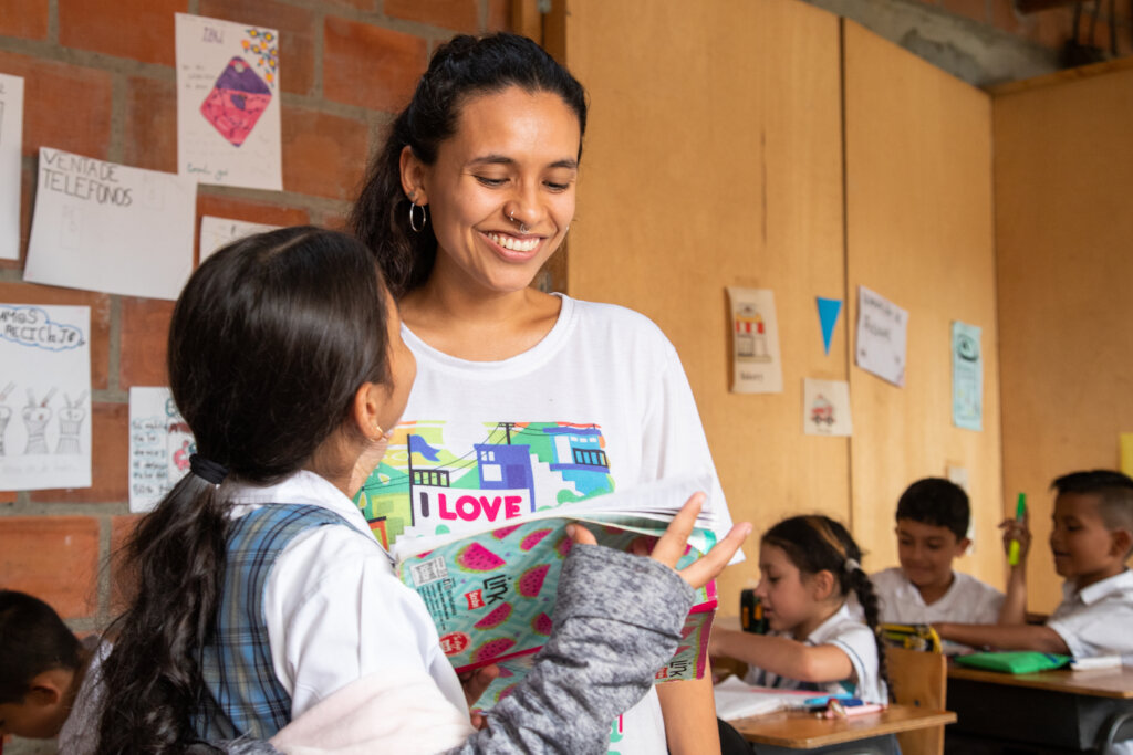 Empower students: Bilingual education in Colombia - GlobalGiving