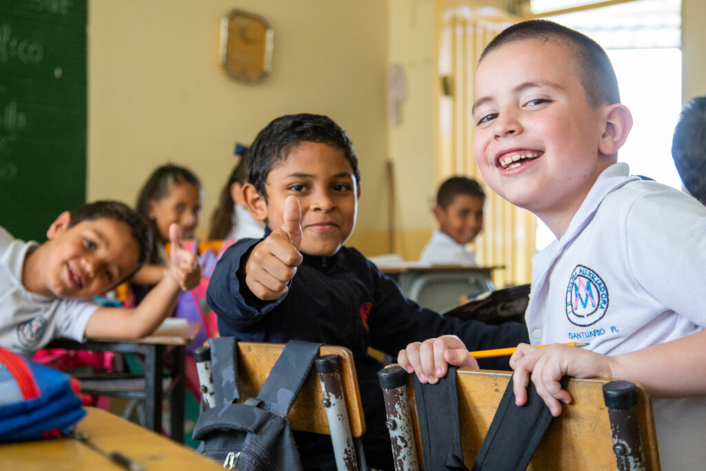 Empower students: Bilingual education in Colombia - GlobalGiving