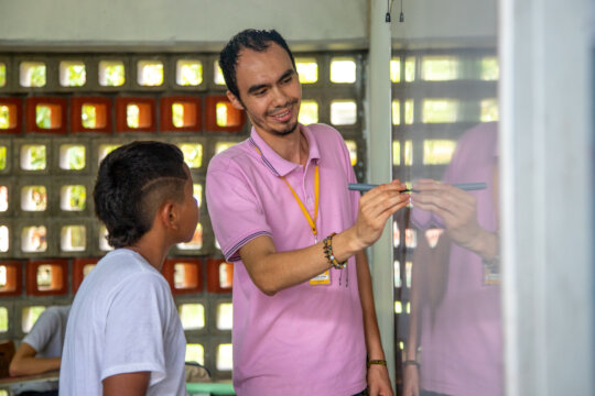 Empower students: Bilingual education in Colombia - GlobalGiving