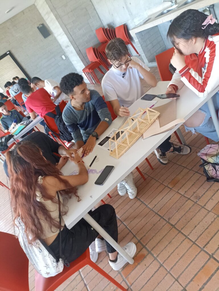 Build Bright Colombian Futures through STEM - GlobalGiving