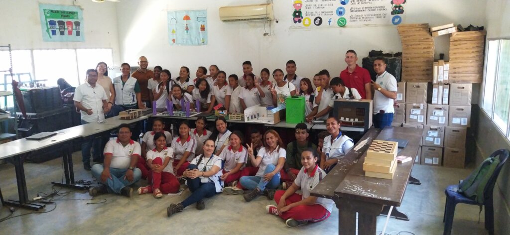 Build Bright Colombian Futures through STEM - GlobalGiving