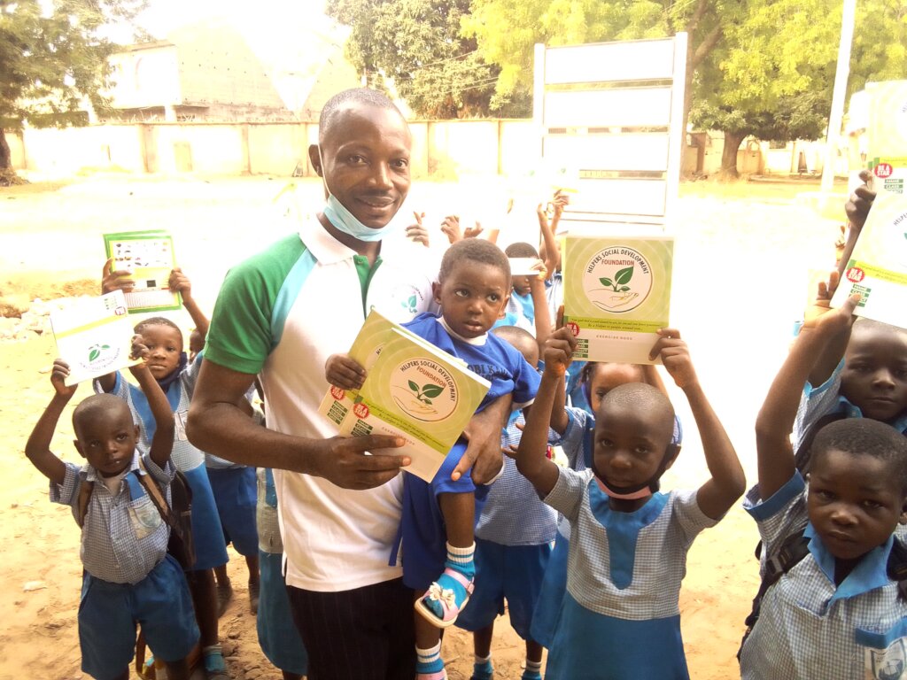 Provide basic school supplies to 200 children - GlobalGiving