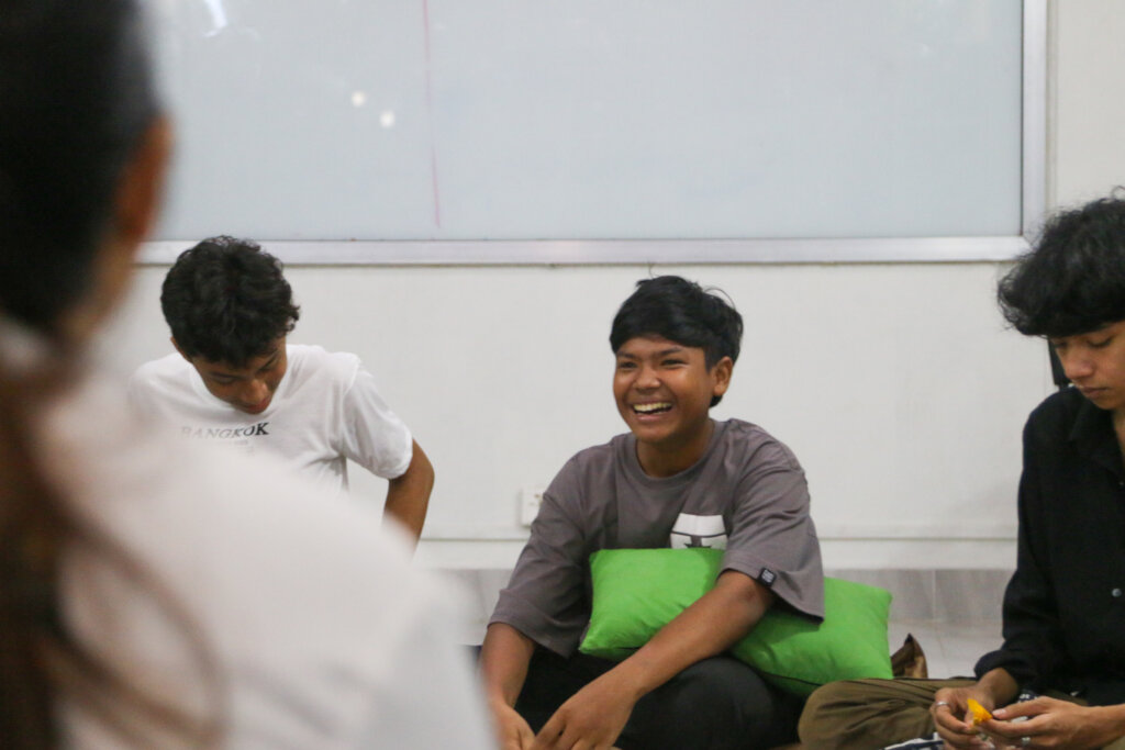 Support Growth Groups for 70 Urban Cambodian Youth - GlobalGiving
