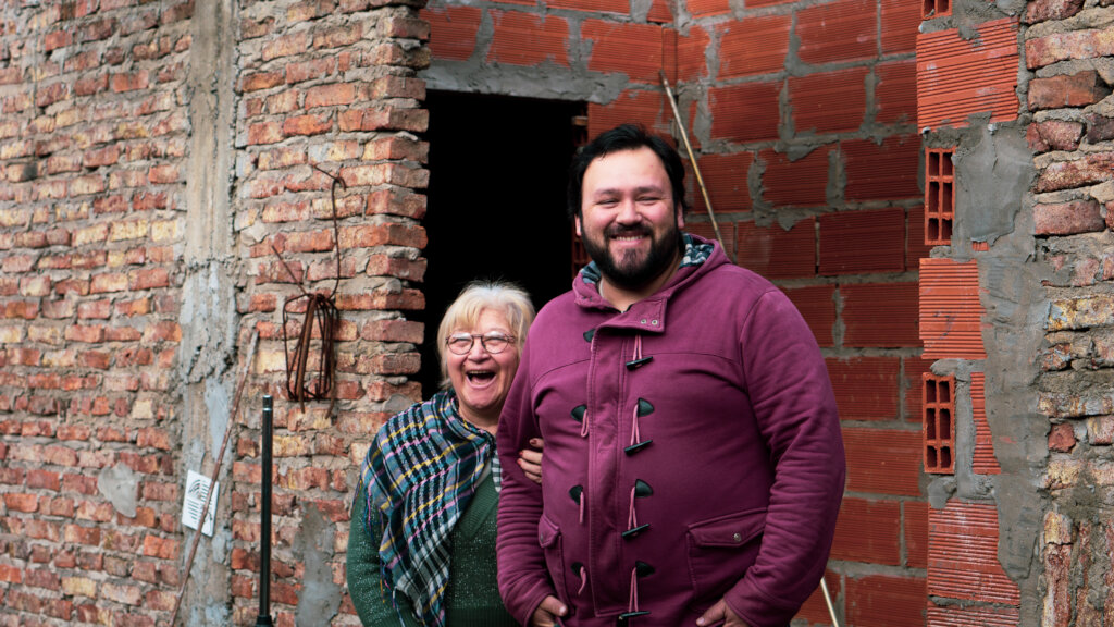 Help vulnerable families to build dignified homes - GlobalGiving