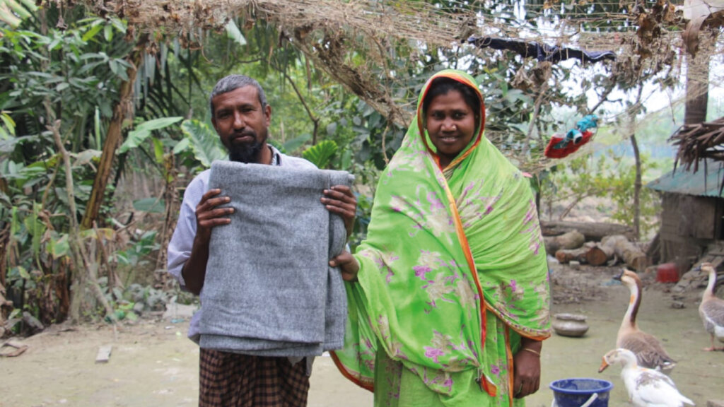 Help the poor & needy with Winter Clothes/blanket - GlobalGiving