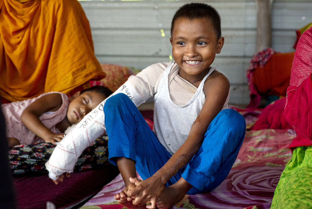 Fund Reconstruction of Floating Hospital - GlobalGiving