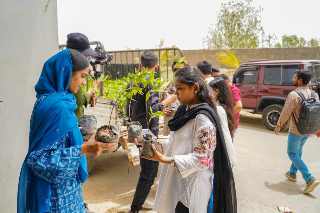 Plant 1 million trees in Pakistan - GlobalGiving