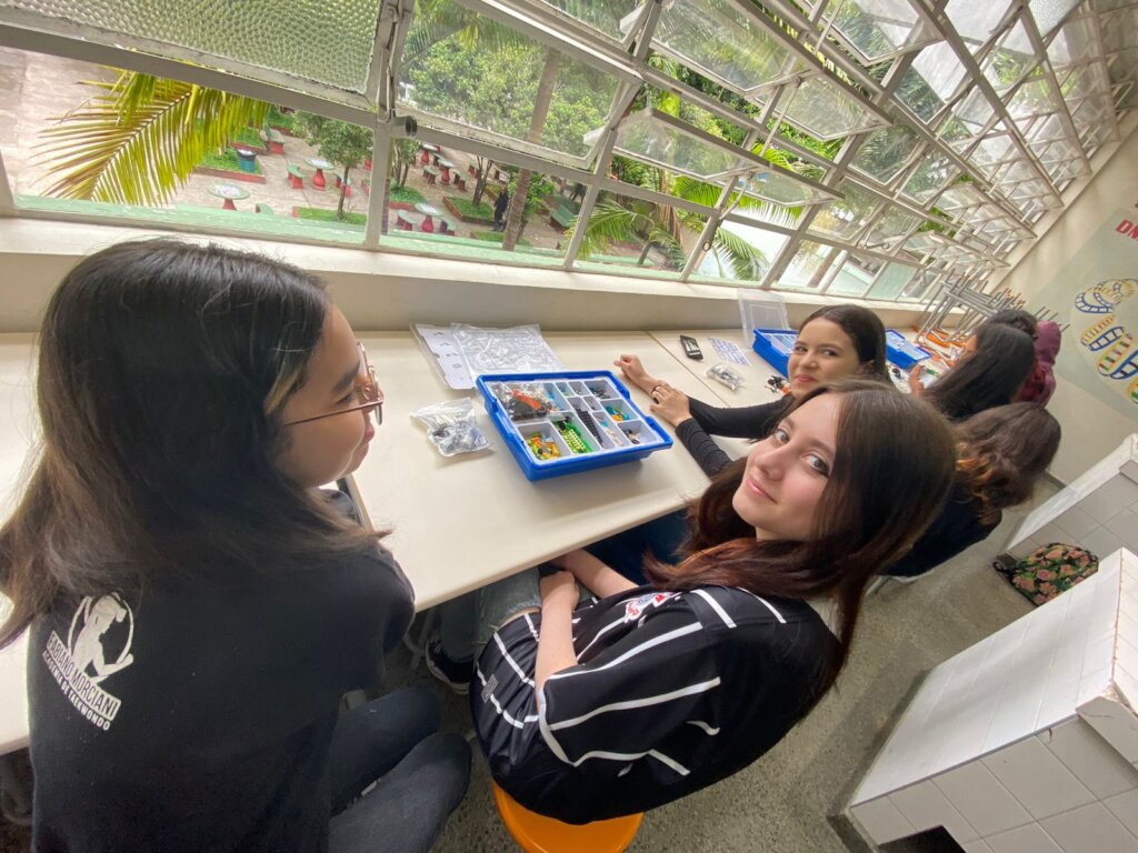 GIRLS IN SCIENCE AND TECHNOLOGY - GlobalGiving