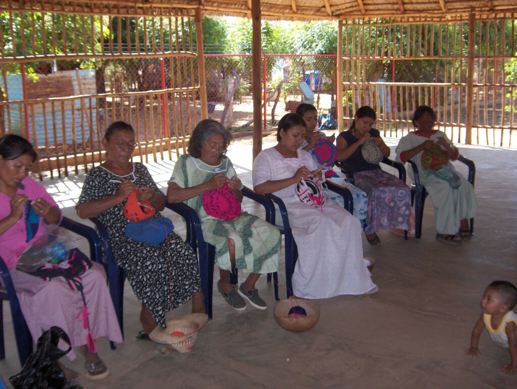 Weaving a Future: Empowering Wayuu Women - GlobalGiving