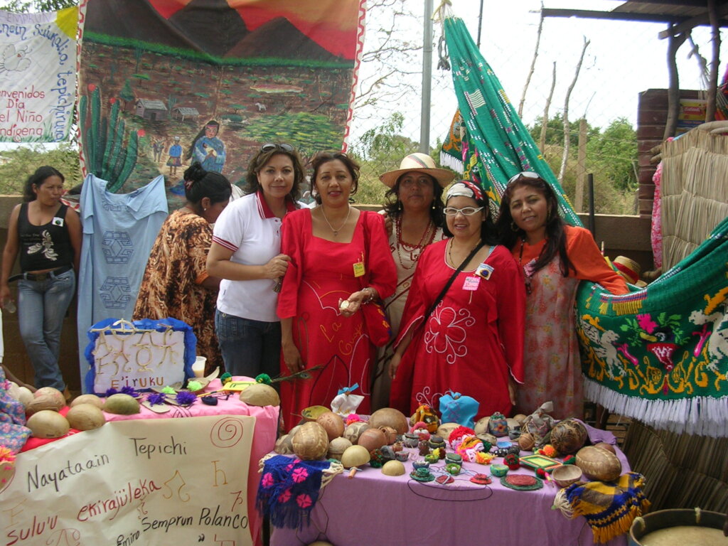 Weaving a Future: Empowering Wayuu Women - GlobalGiving