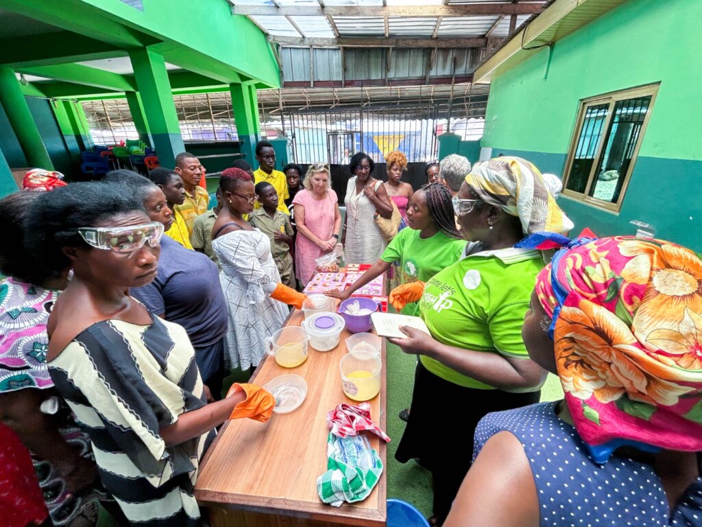 Empower Girls And Women In Ghana With Fawohodie Globalgiving