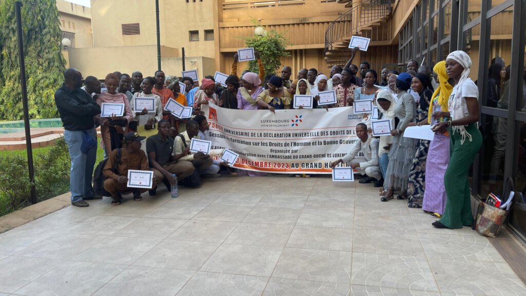 Training on Human Rights-Good Governance/100000 C - GlobalGiving