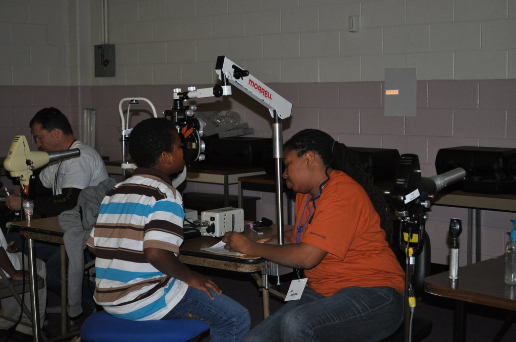 Glasses and Exams for 1,000 Inner City Students - GlobalGiving