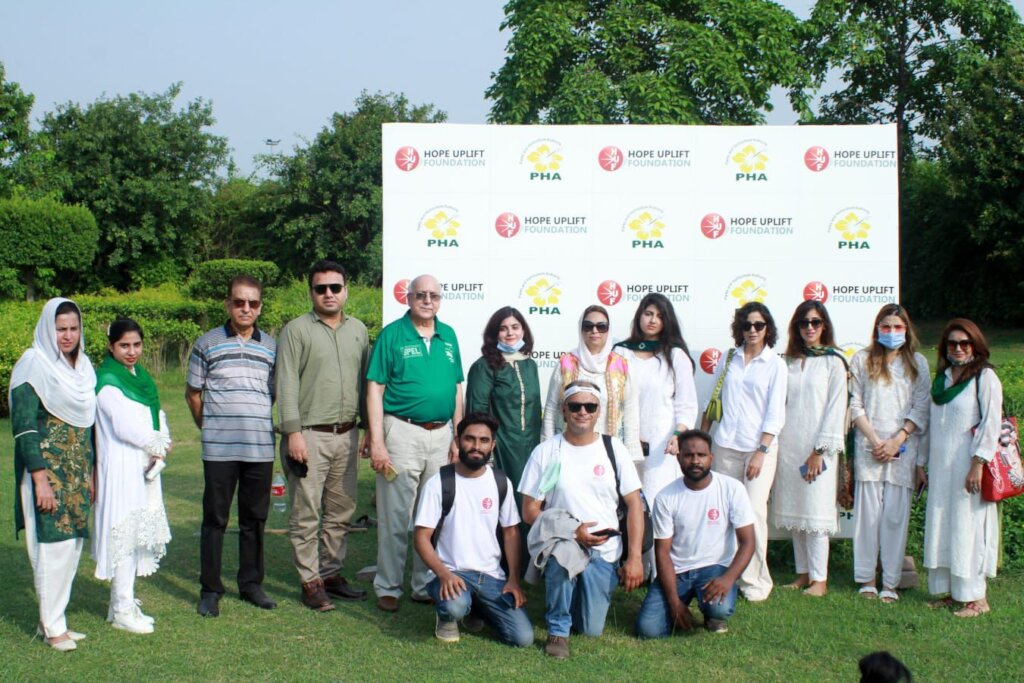 Plantation Drive for Independence Month - GlobalGiving