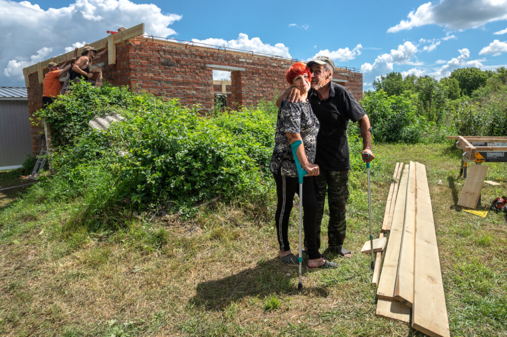 Help Ukrainian Volunteers Rebuild Homes - GlobalGiving
