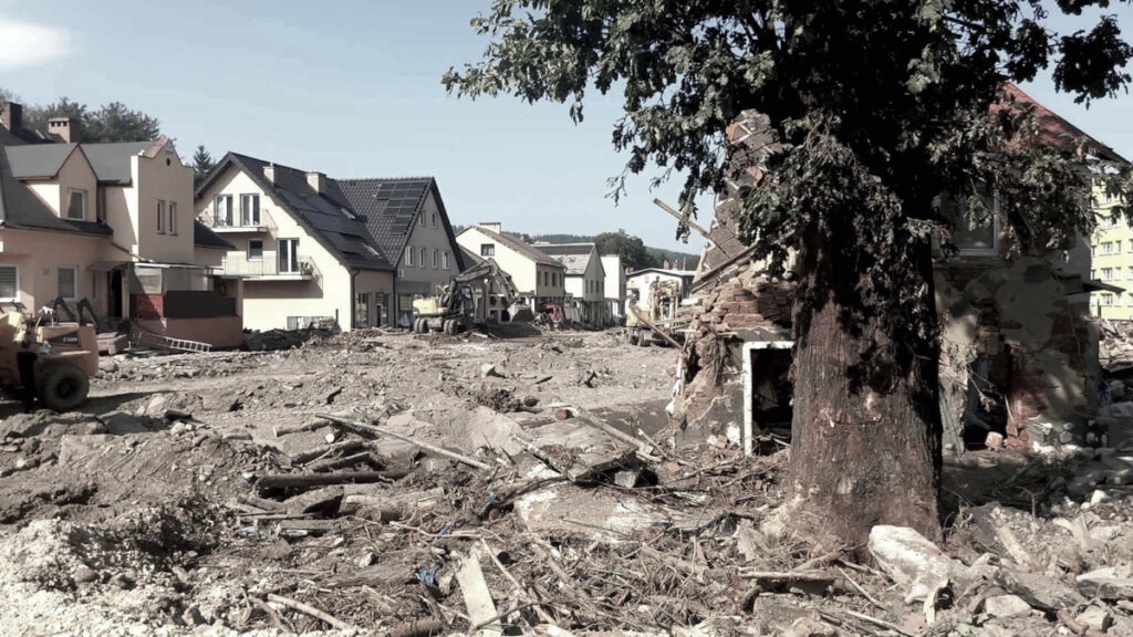 Restore hope for flood-affected families in Poland - GlobalGiving