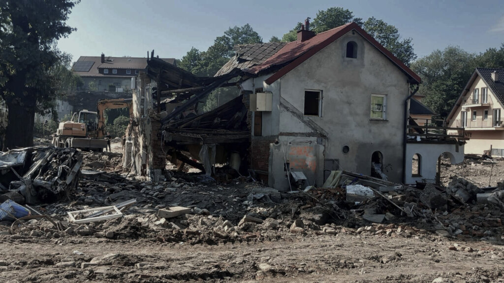 Restore hope for flood-affected families in Poland - GlobalGiving
