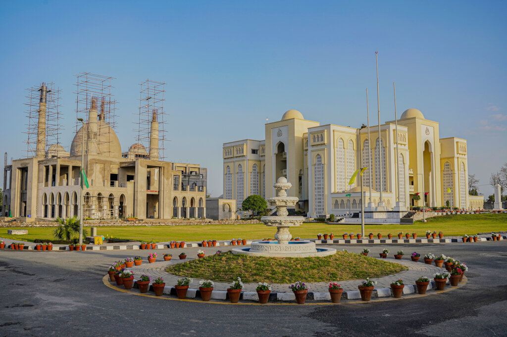 How to Share Empowering Futures Through Fee Free Education - GlobalGiving