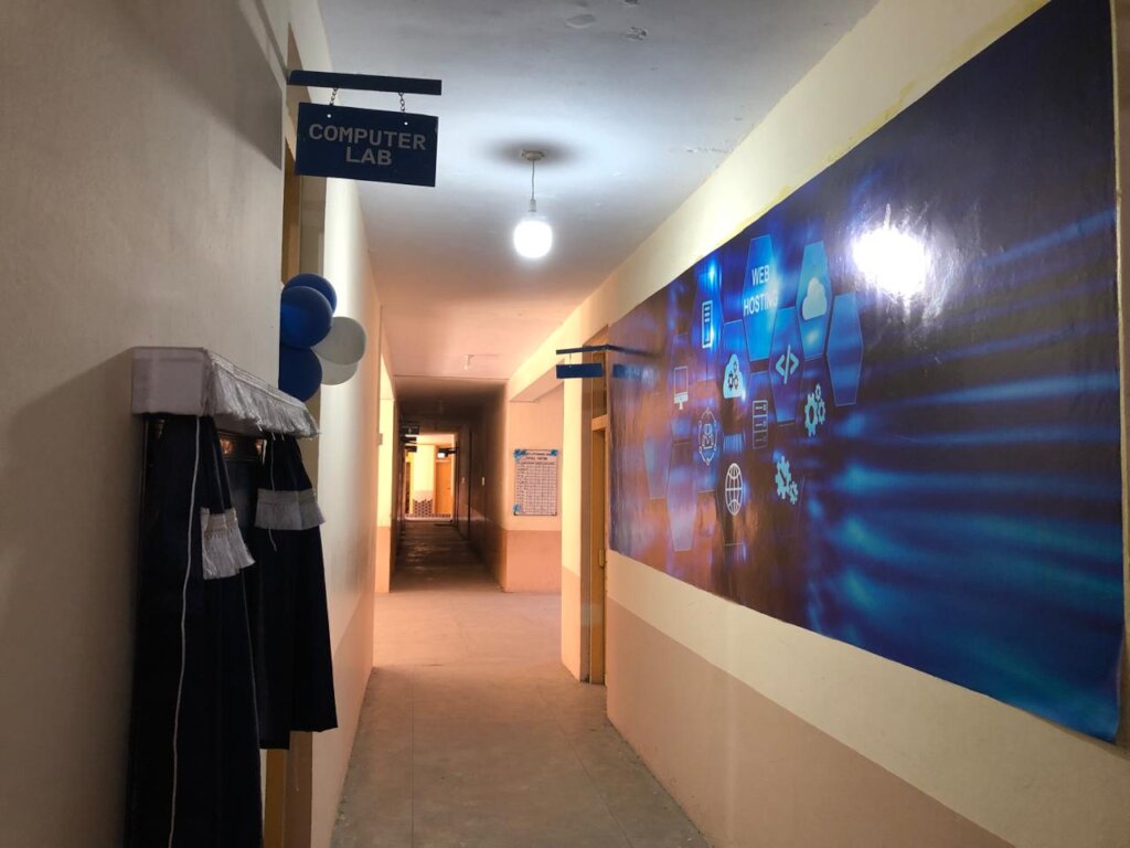 Support our Library and Computer Lab - GlobalGiving