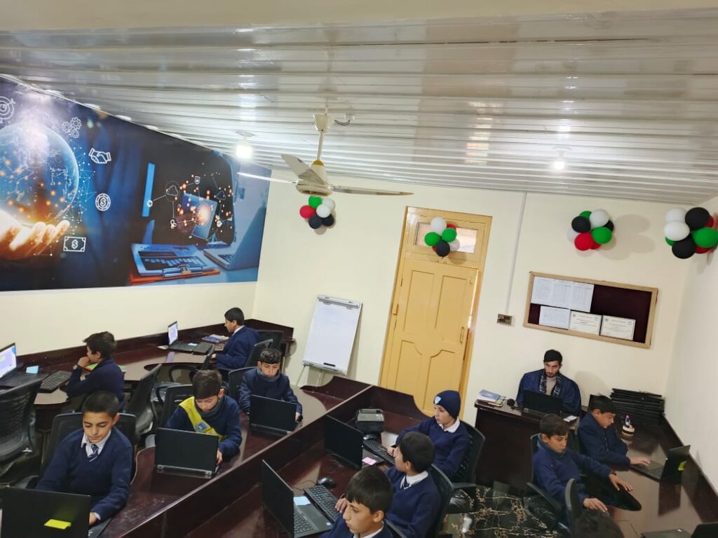 Support our Library and Computer Lab - GlobalGiving