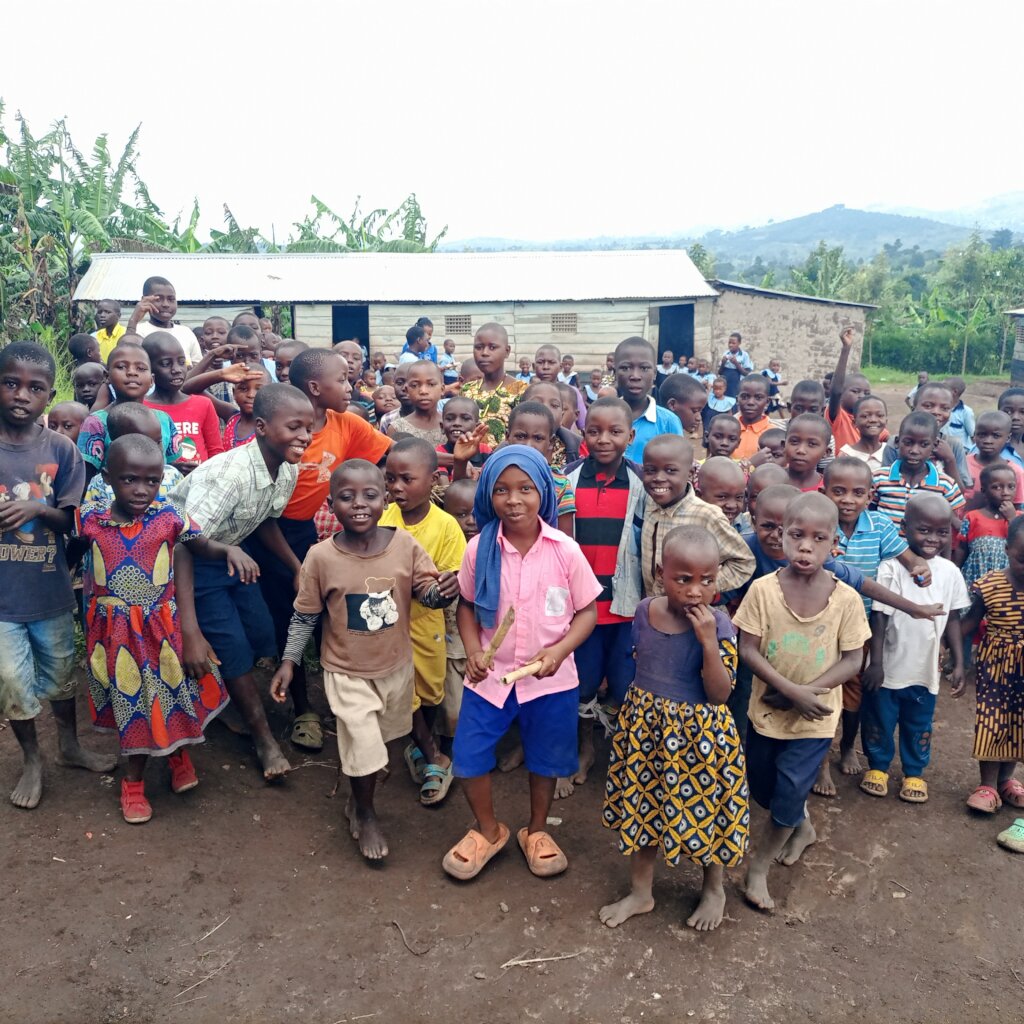 BUILD BETTER CLASSROOMS FOR MY COMMUNITY - GlobalGiving