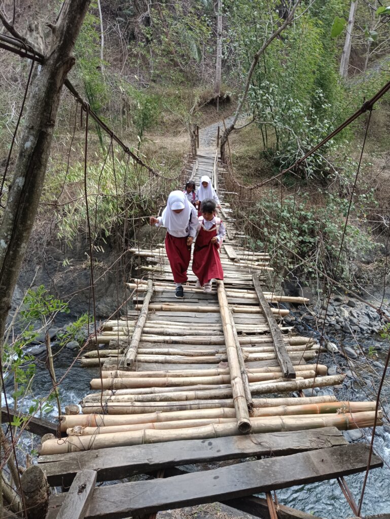 Build a bridge for villagers in Indonesia - GlobalGiving