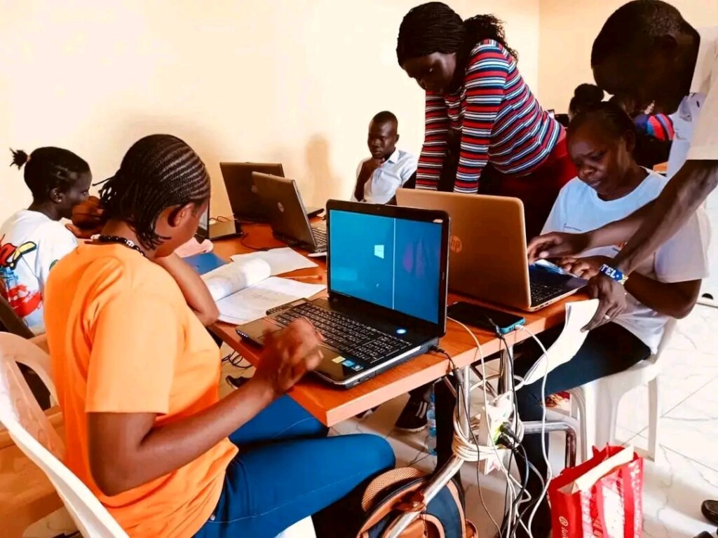 Donate to Transform 50 Girls in Goma with Digital Training - GlobalGiving Donate to Transform 50 Girls in Goma with Digital Training - GlobalGiving