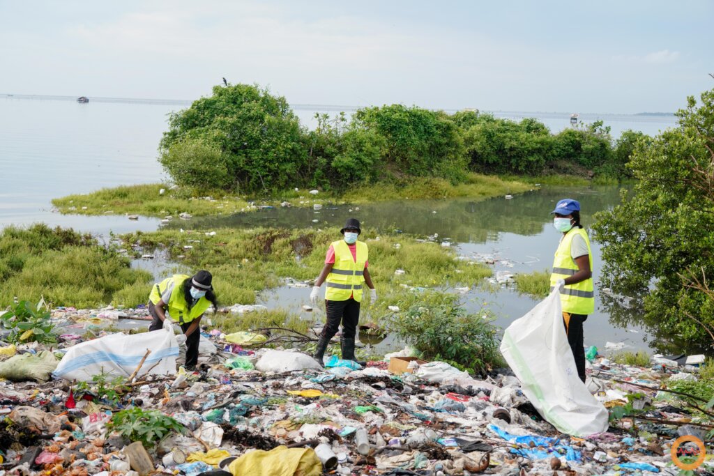 Clean Sri Lanka: Protecting Beaches from Plastic - GlobalGiving