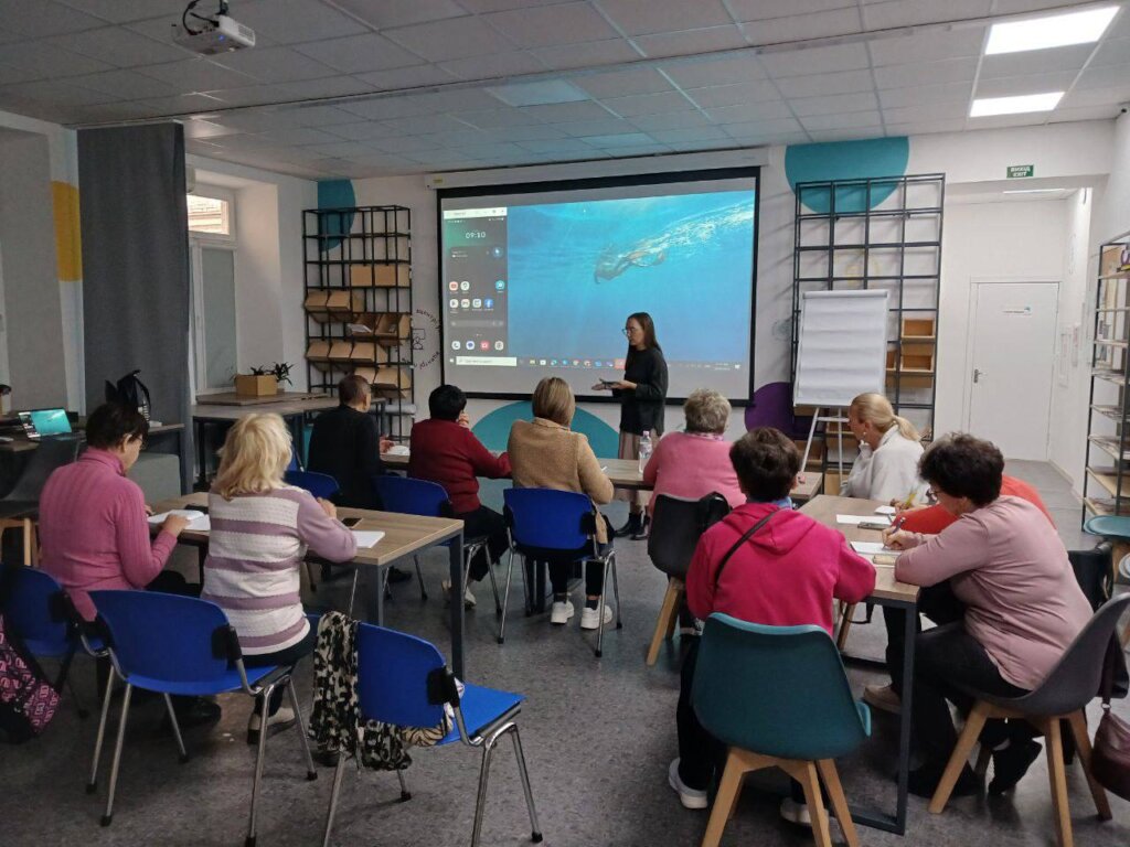 Educational hub: knowledge without age - GlobalGiving