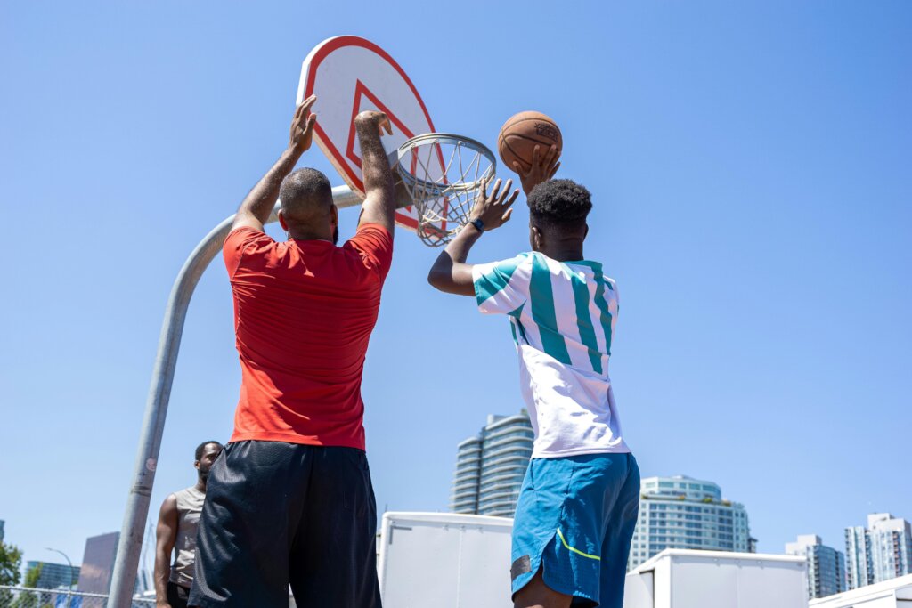 Kick Drugs Out: Basketball for 500 Youth At-Risk - GlobalGiving