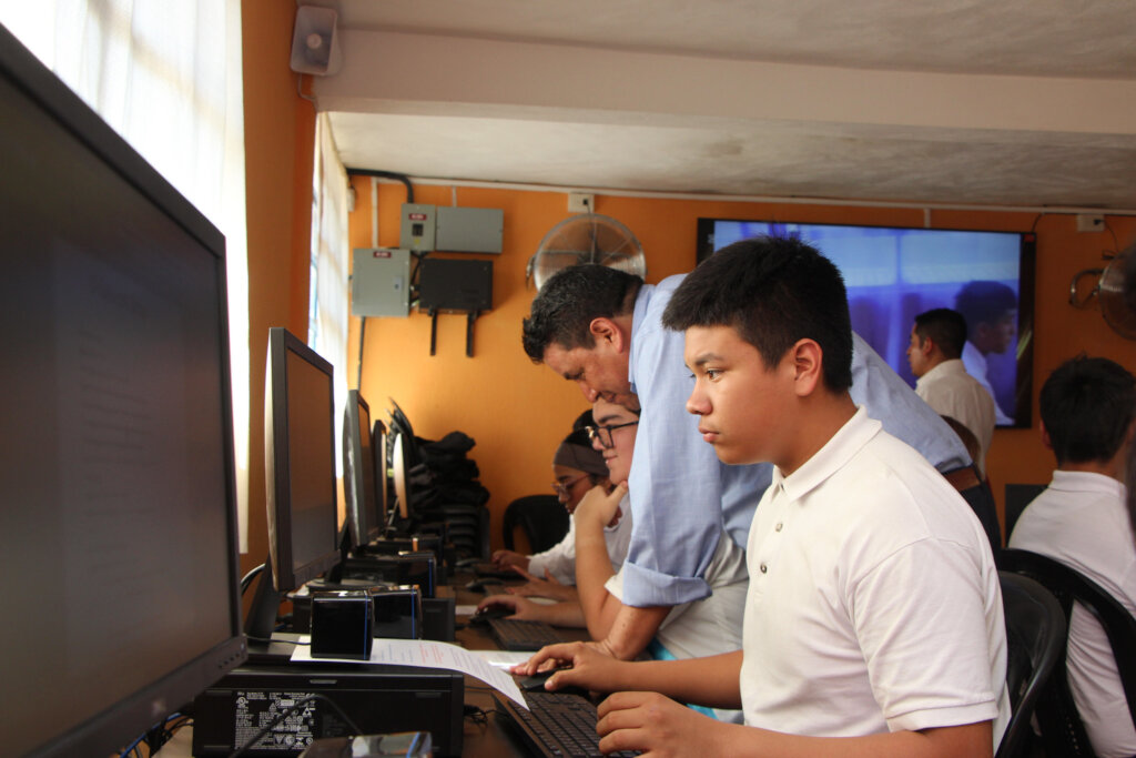 Bridge the Digital Gap for Guatemalan Students - GlobalGiving